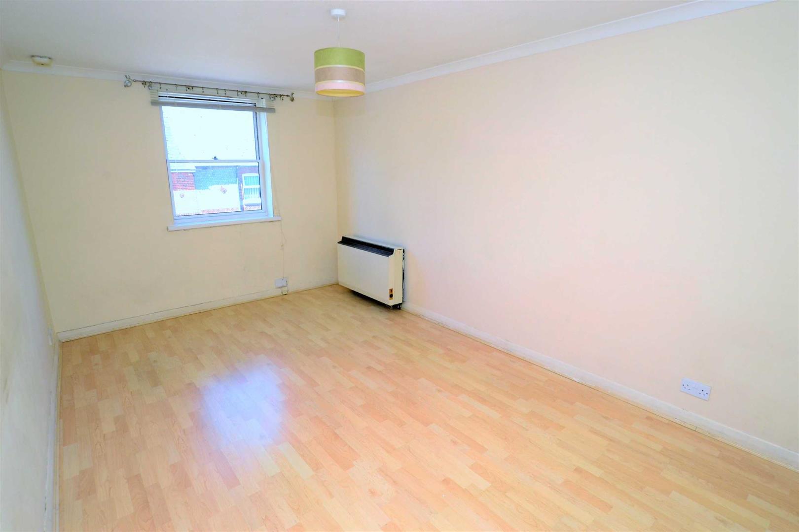 Lynden Mews, Dale Road, Reading RG2 0AT - Walmsley