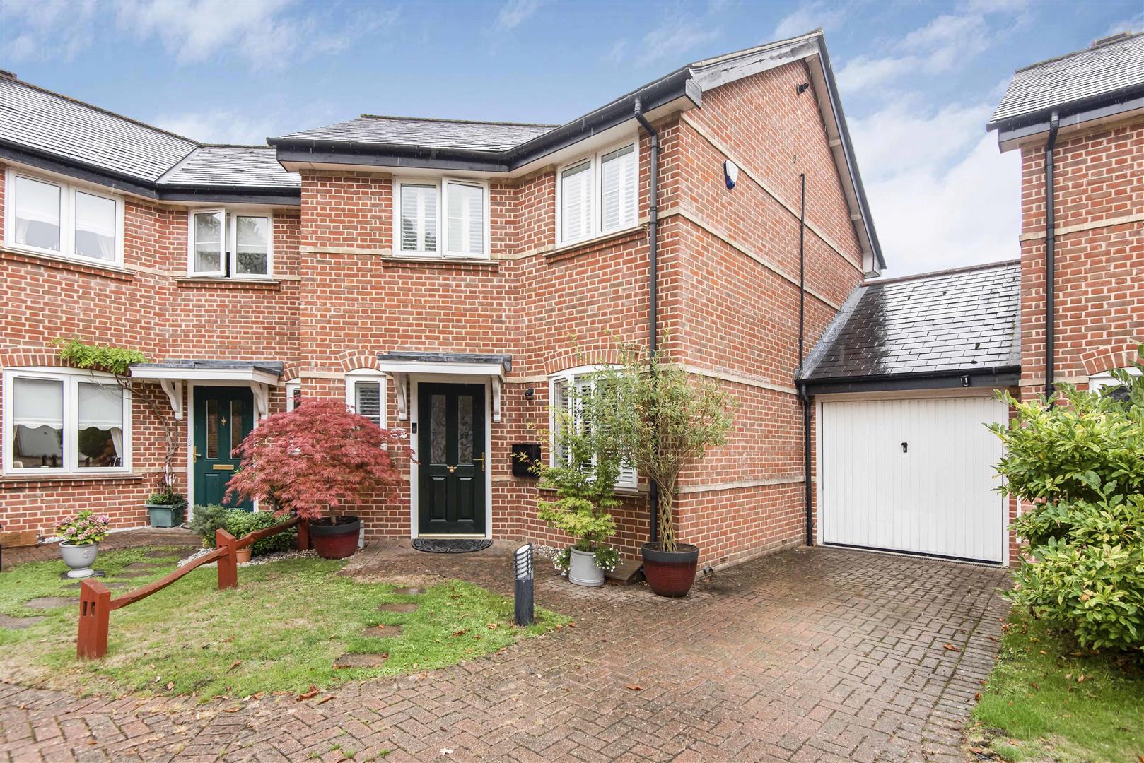 Bell Court, Emmer Green, Reading RG4 8HR - Walmsley