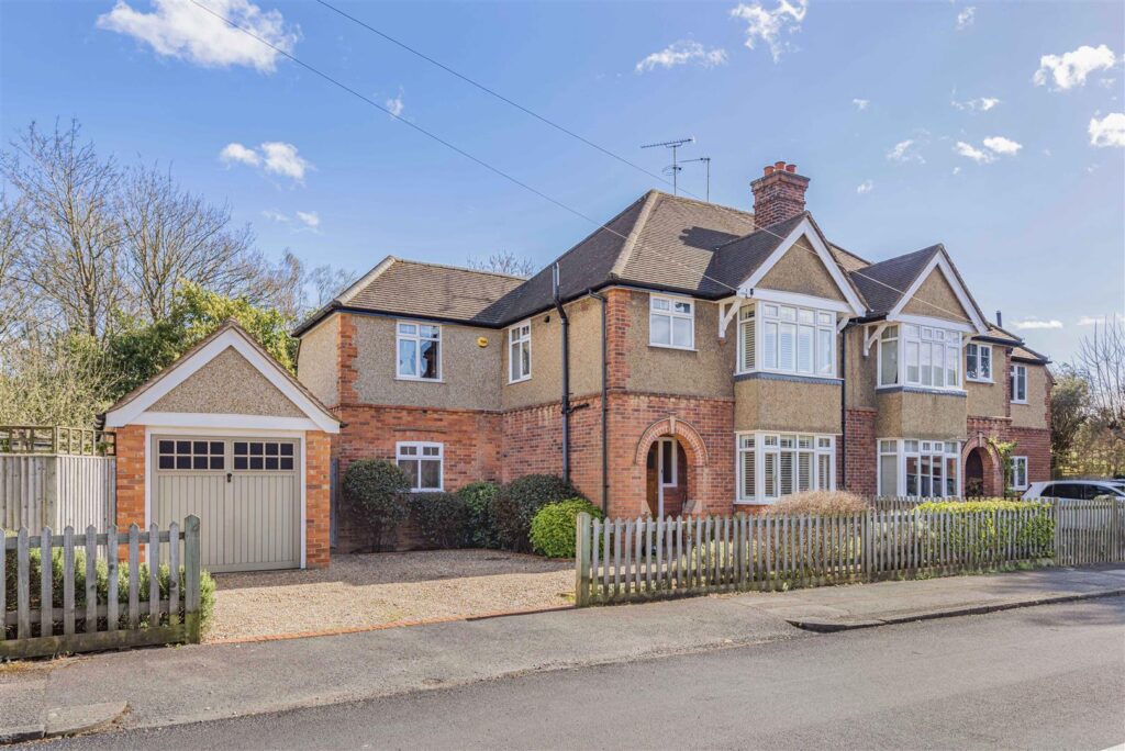 Highmoor Road, Caversham, Reading RG4 7BQ - Walmsley