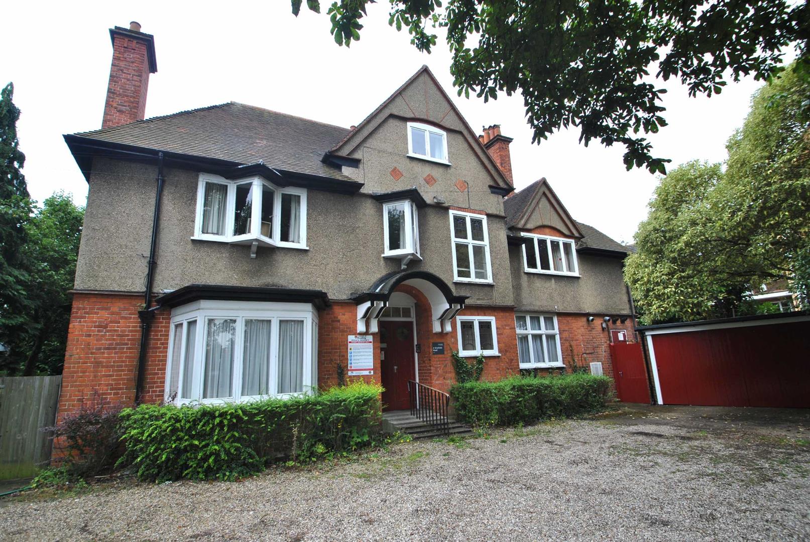 Room 3, 4 Shinfield Road - Walmsley