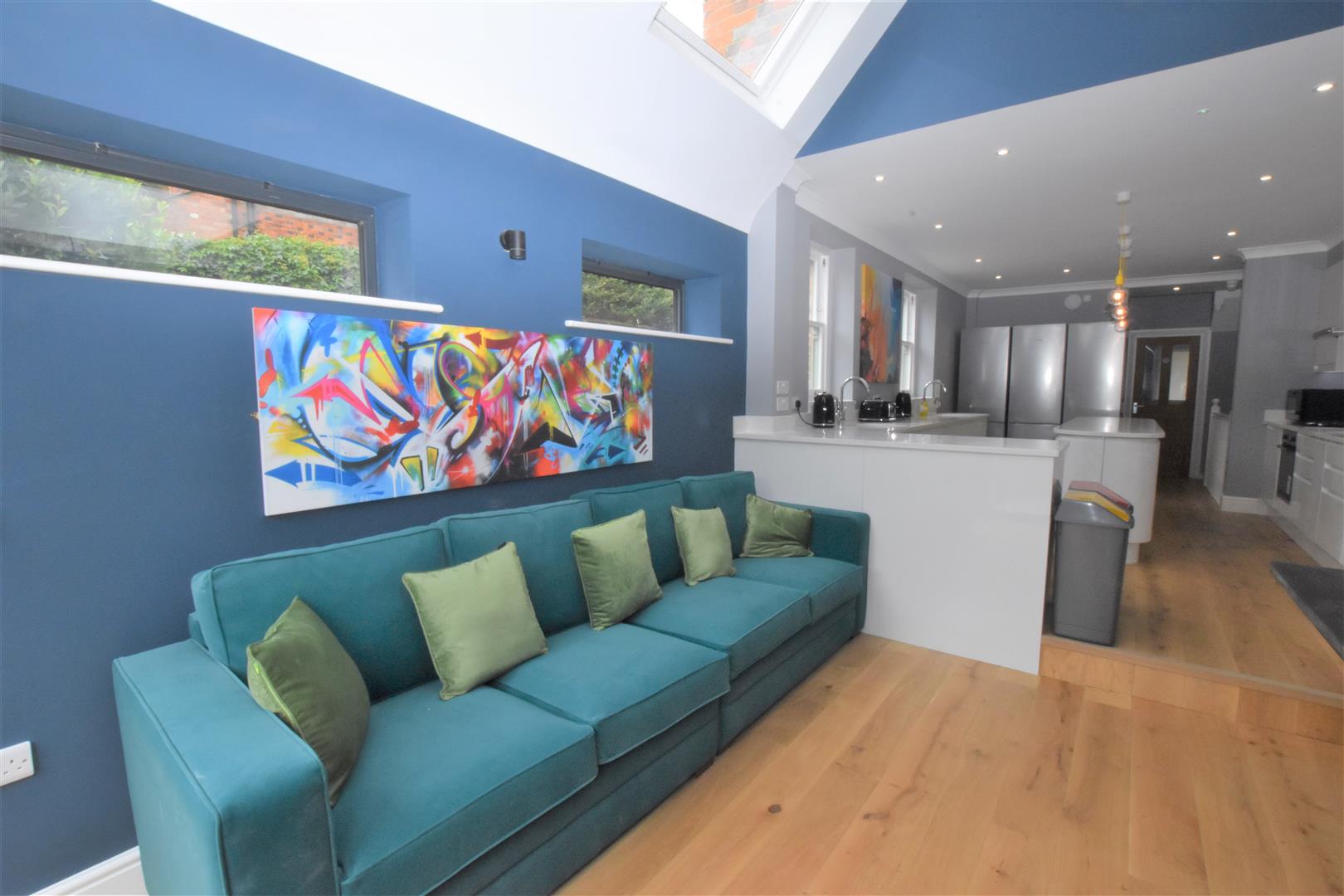 Room 3, 71 Alexandra Road - Walmsley