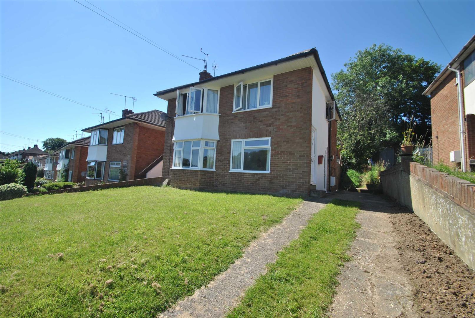 Wrenfield Drive, Caversham, Reading - Walmsley