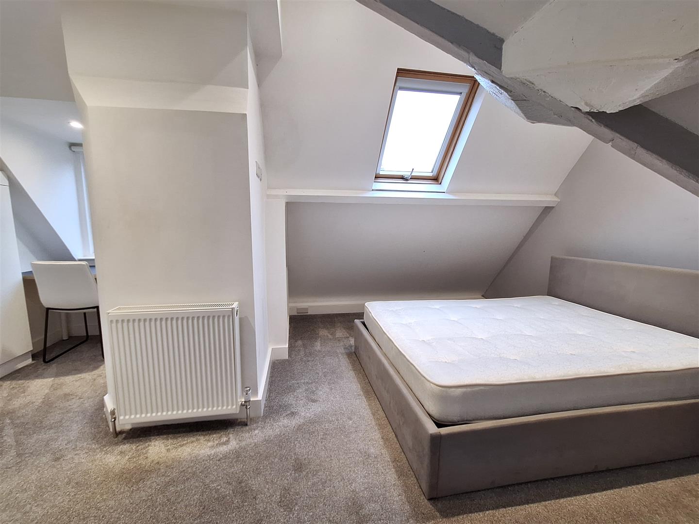 Room 7, Linden - Walmsley